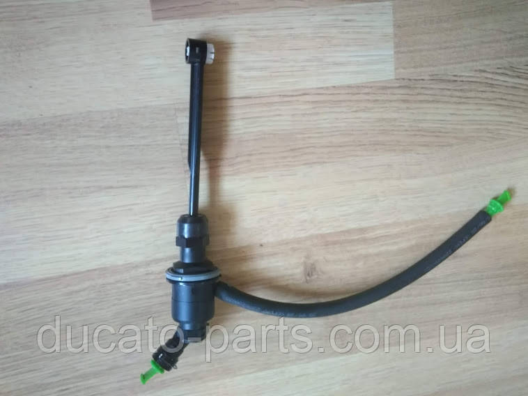 Головний циліндр зчеплення Renault Master IV 8200673232 - Busikparts.com.ua